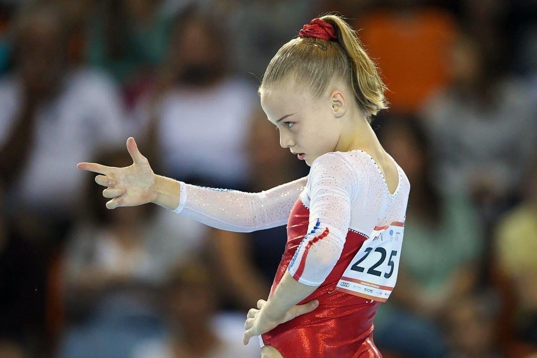 Aline Friess – An Old School Gymnastics Blog